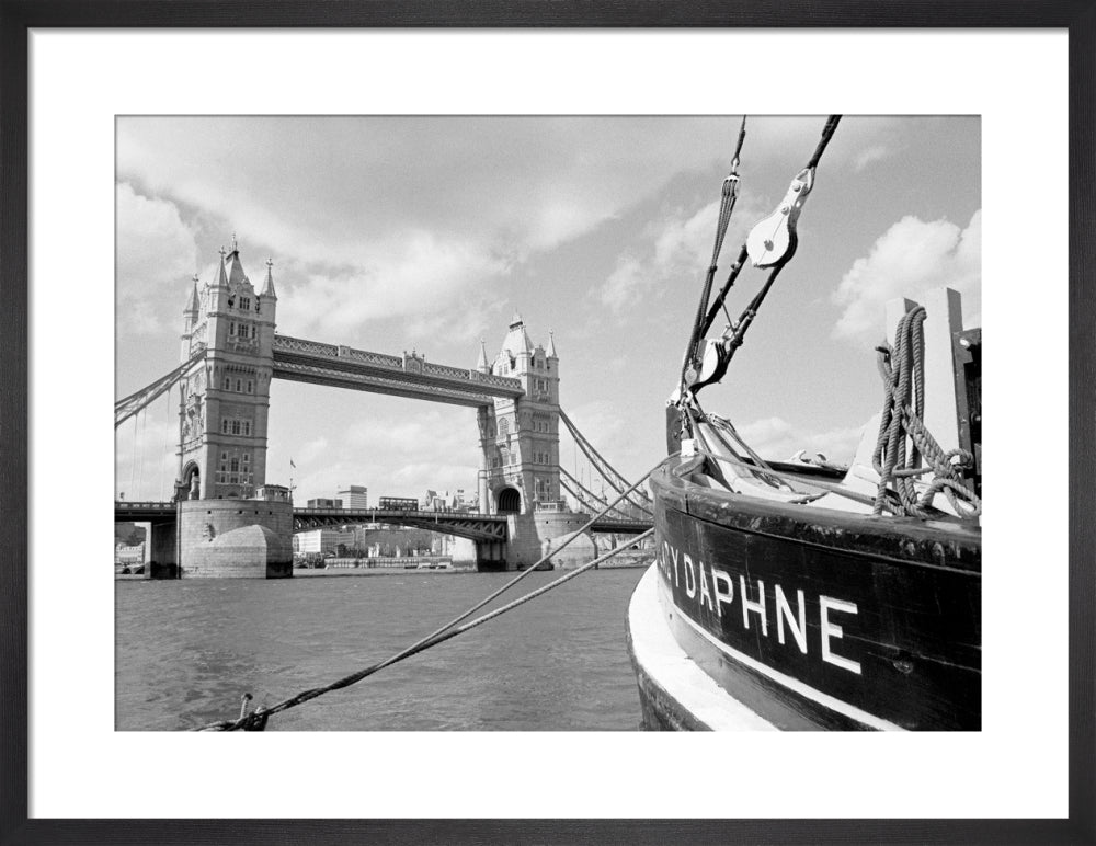 Tower Bridge mooring - Niki Gorick Print - Framed Art UK